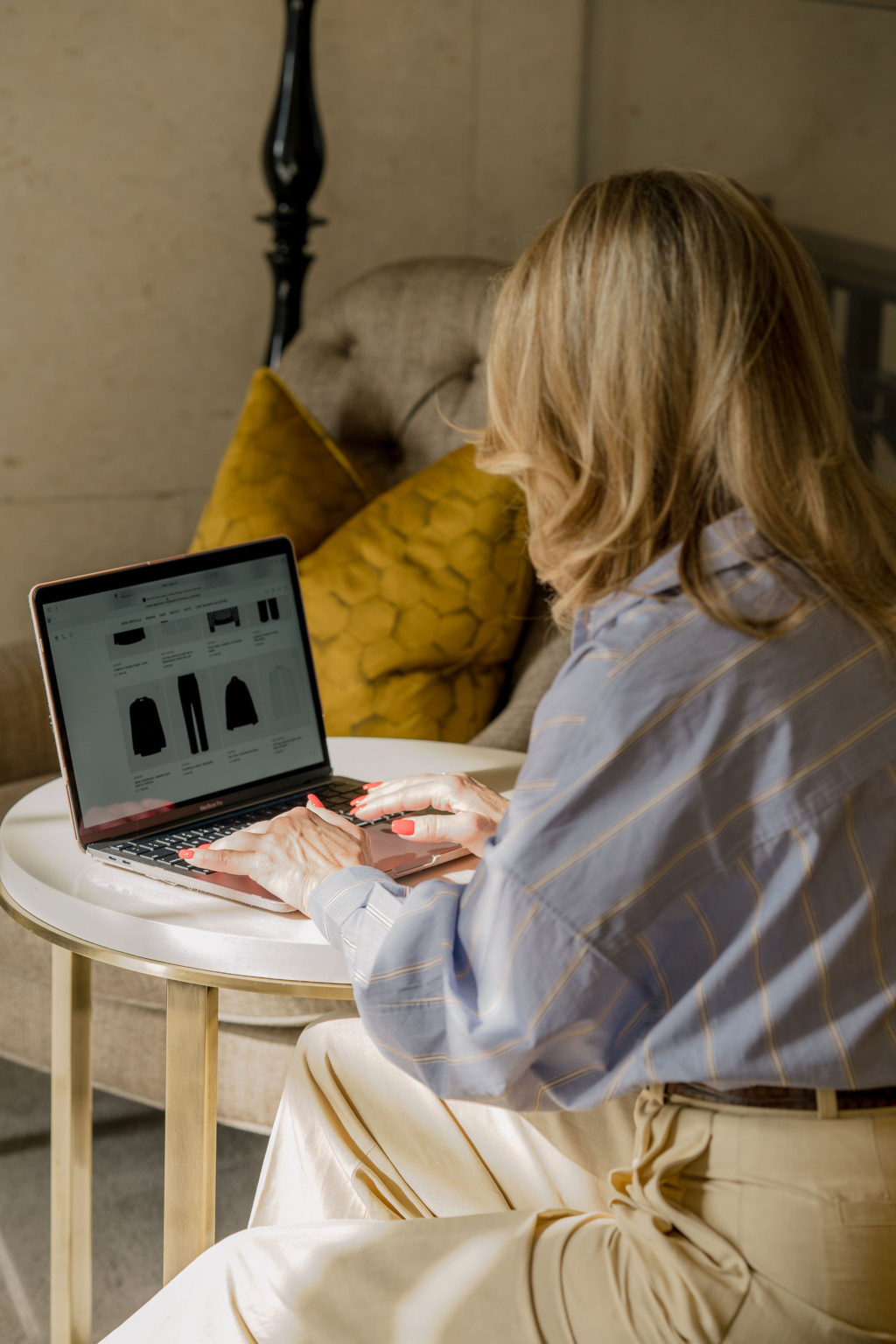 How To Write A Minimal Services Page - betweenthelinescopy.com